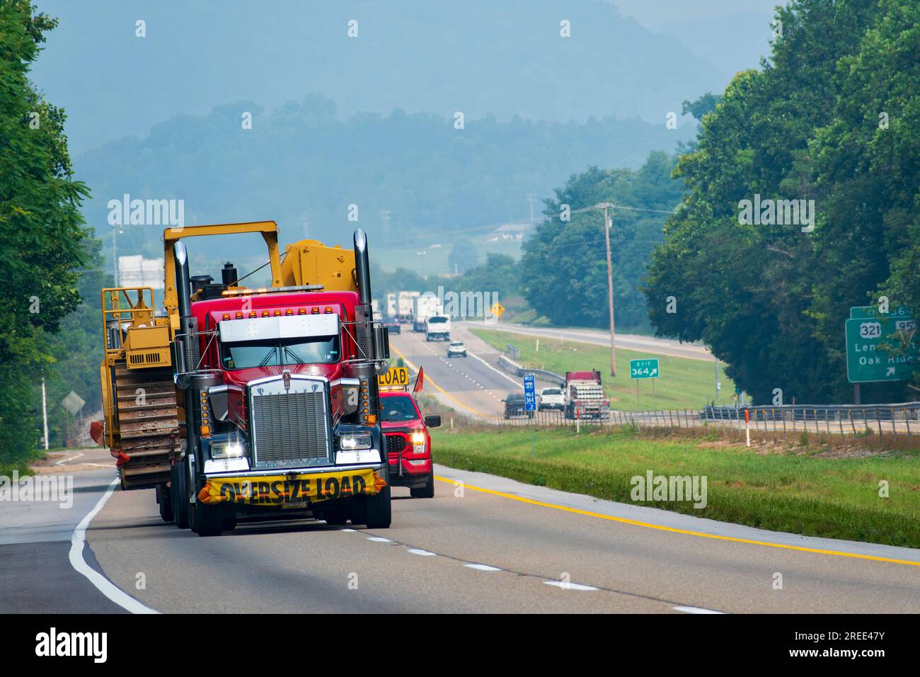 Oversize load semi truck hi-res stock photography and images - Alamy