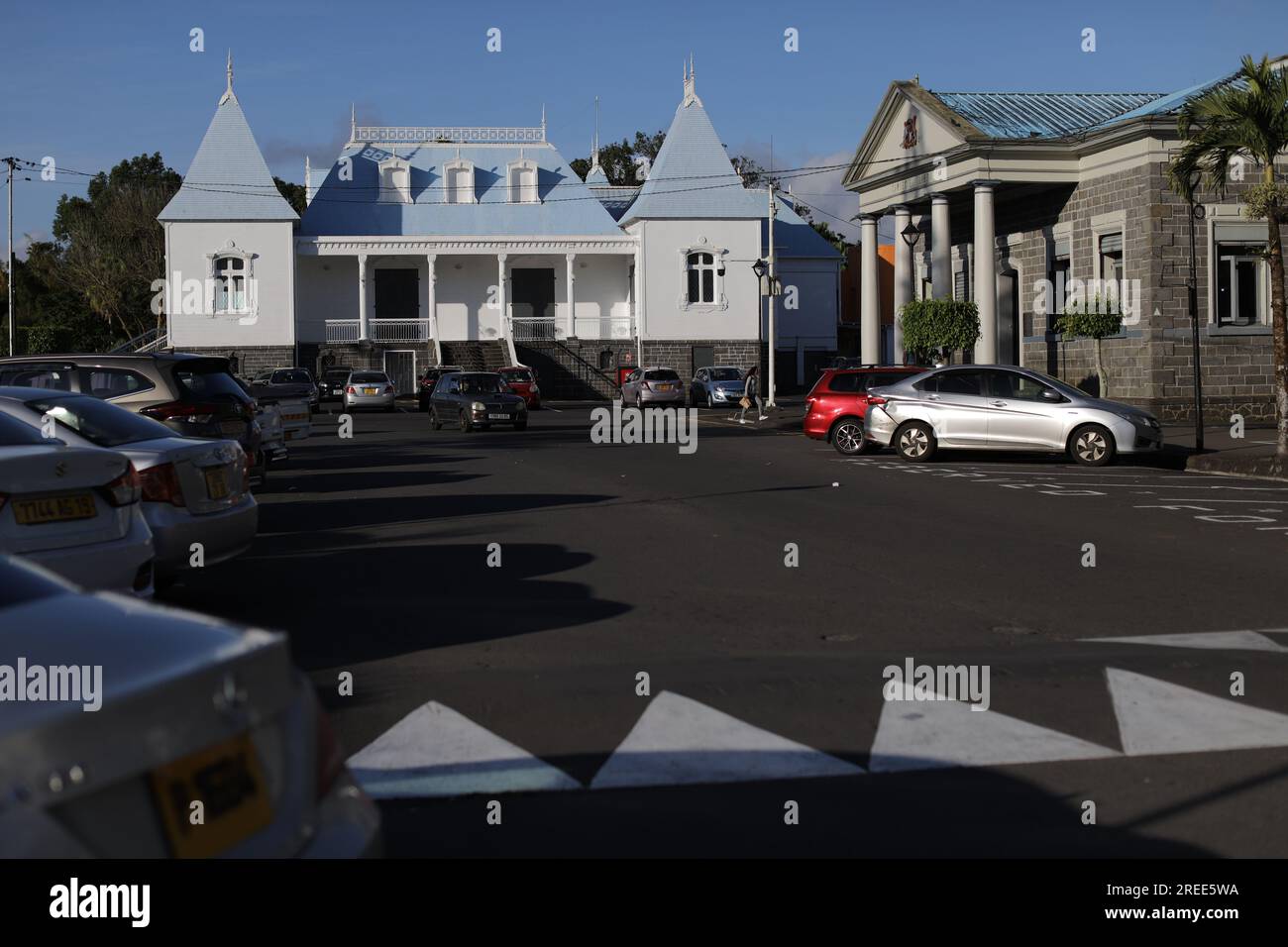 Curepipe is easily accessible to the capital Port-Louis and other towns ...