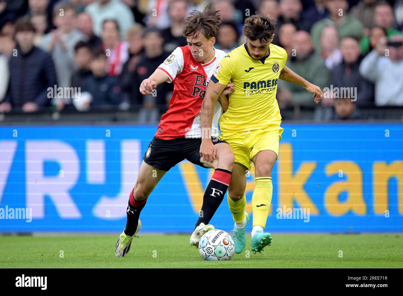 ROTTERDAM - (lr) Leo Sauer of Feyenoord, Ramon Terrats of Villarreal ...