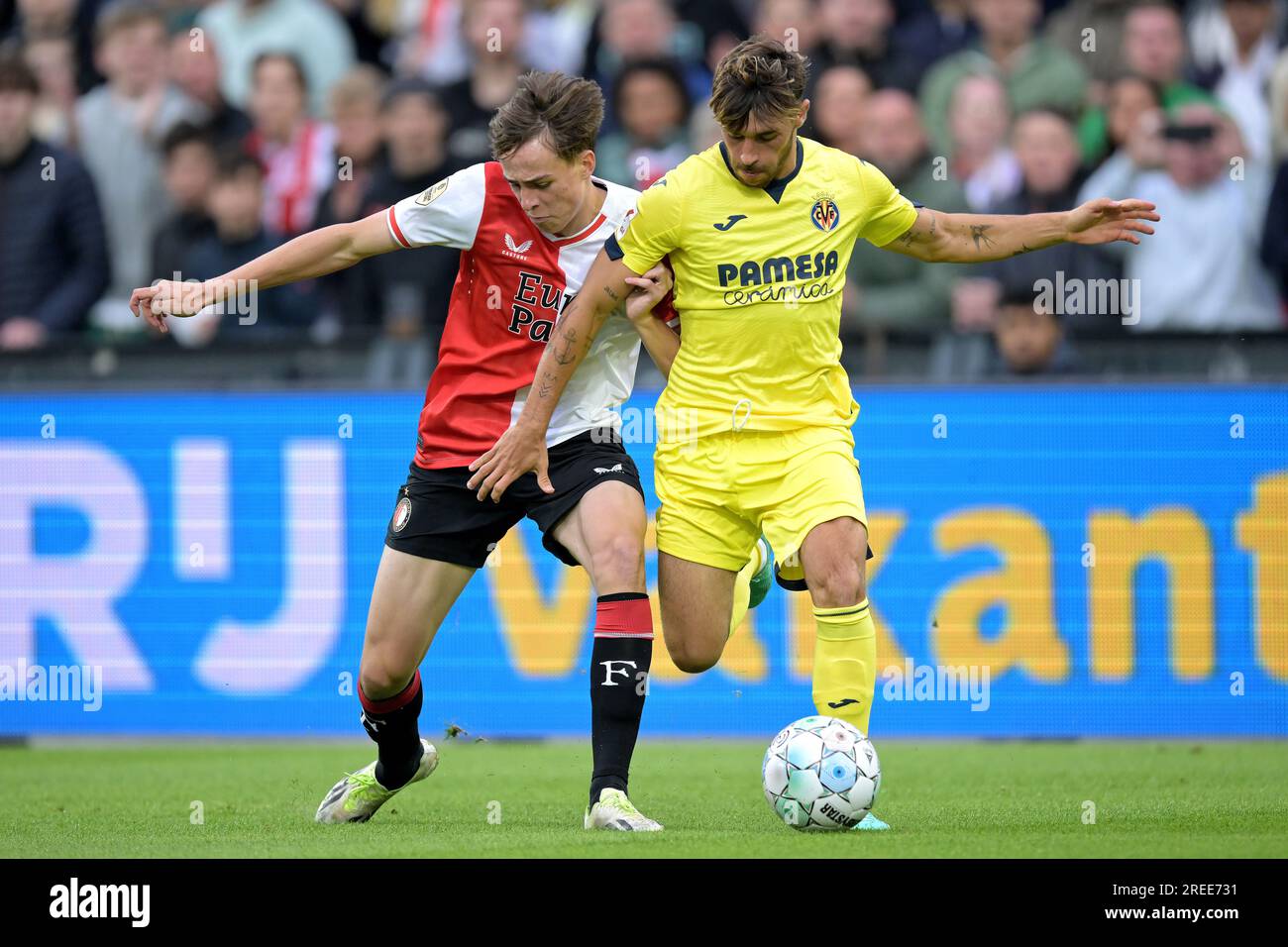 ROTTERDAM - (lr) Leo Sauer of Feyenoord, Ramon Terrats of Villarreal ...