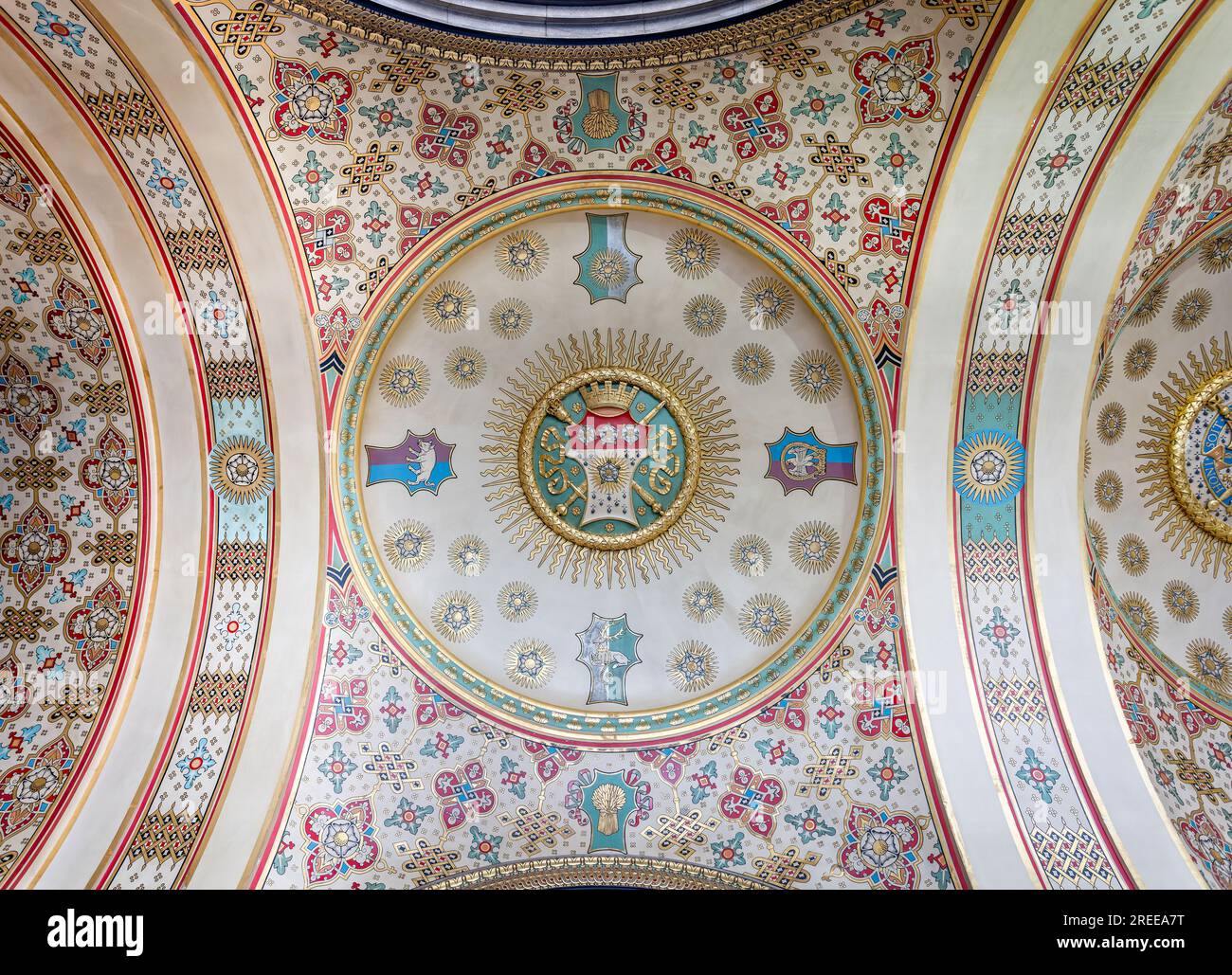 Ornate coat of arms hi-res stock photography and images - Alamy