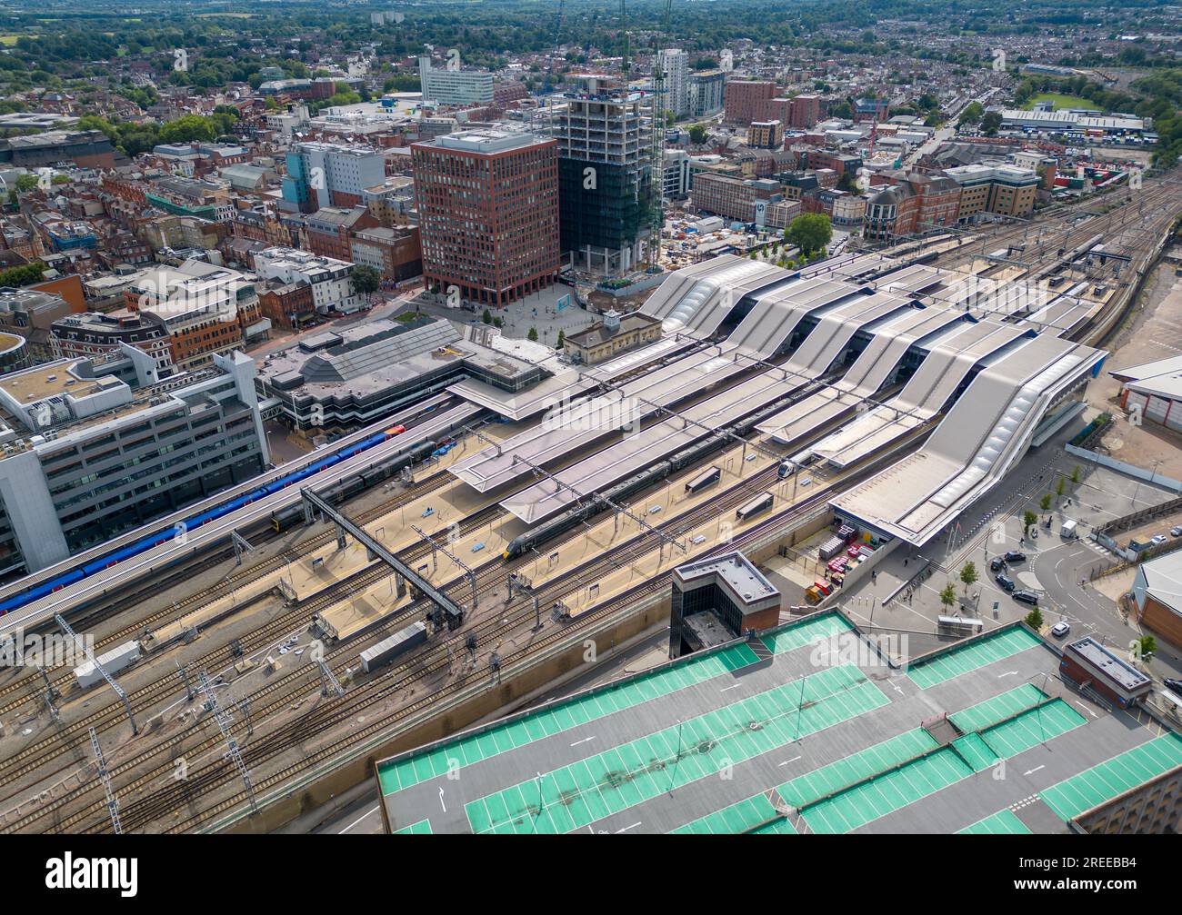 Aerial view of Reading Railway Station platforms, Berkshire, England ...