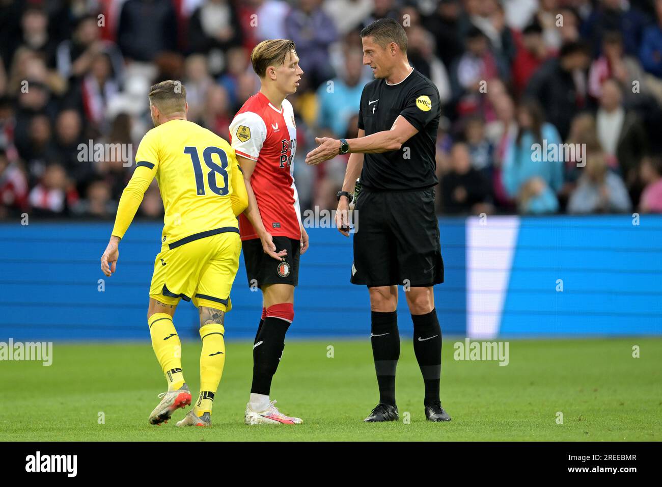ROTTERDAM - (l-r) Alberto Moreno of Villarreal Club de Fubol, Leo Sauer ...