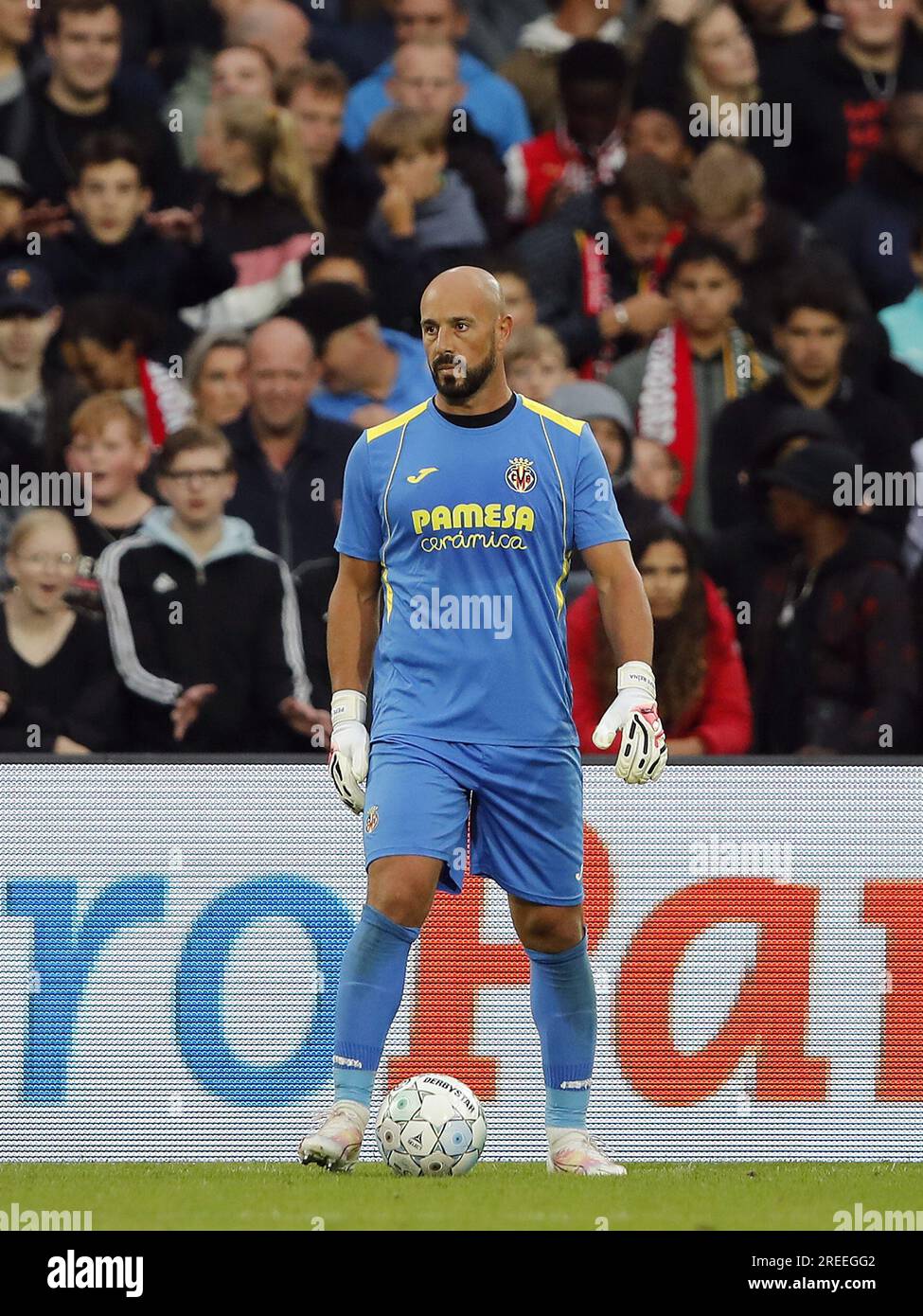 ROTTERDAM - Villarreal CF goalkeeper Pepe Reina during the friendly ...