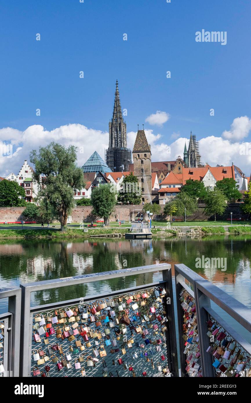 City view, Danube bank with historic old town, fishermen's quarter ...