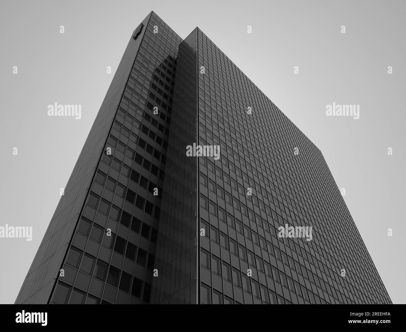 High-rise building in the old town, high-rise, Duesseldorf, North Rhine ...