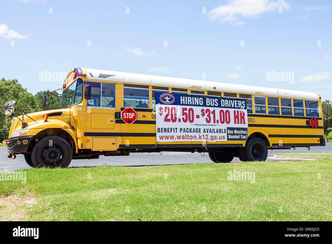 Monitors needed hi-res stock photography and images - Alamy