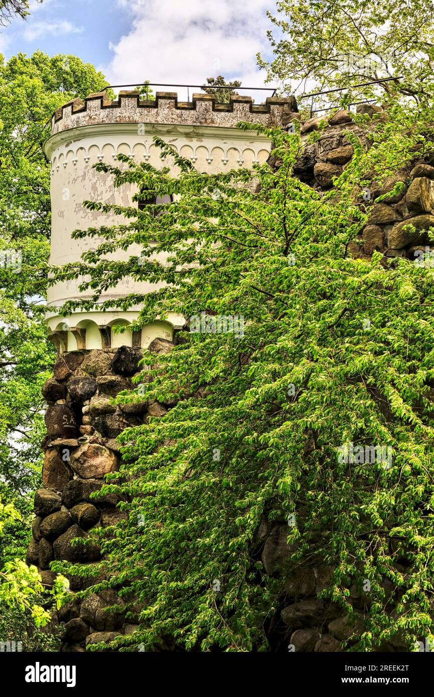 Merlons in architecture hi-res stock photography and images - Alamy