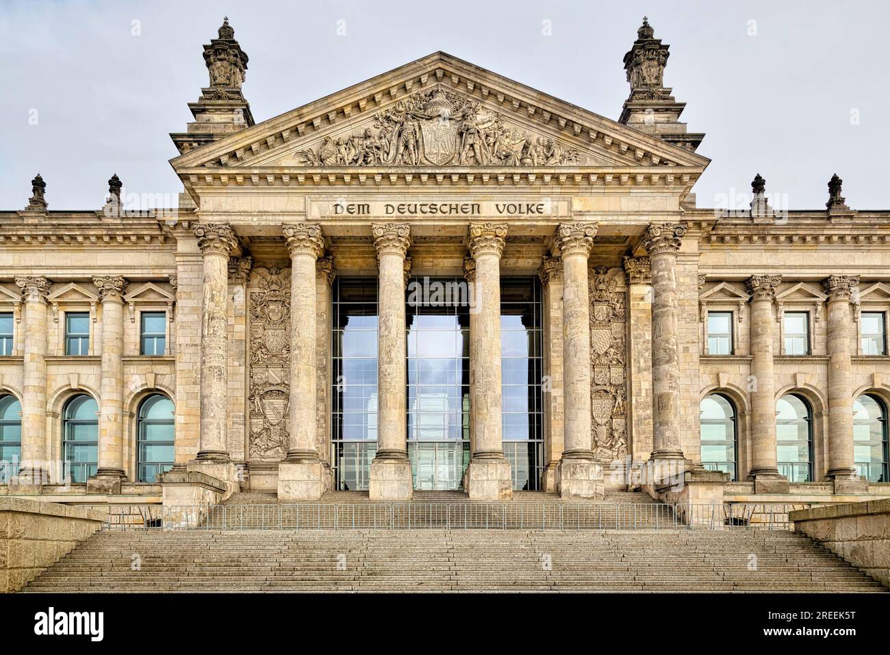 Front view of the Reichstag building, Berlin Stock Photo - Alamy