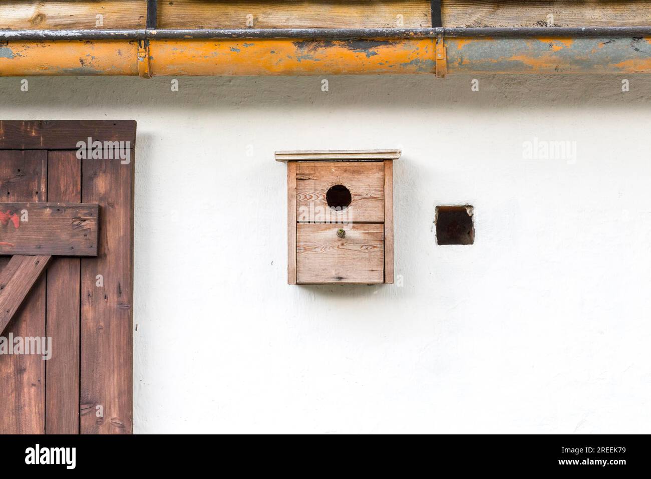 Old nest box hi-res stock photography and images - Alamy
