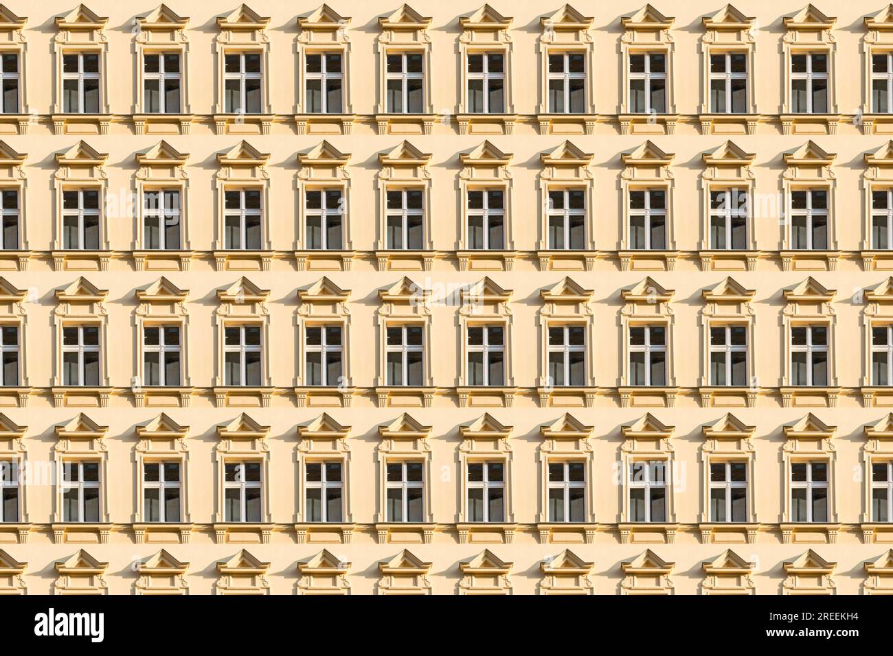 Architecture pattern, window of an old house in Berlin Kreuzberg Stock ...