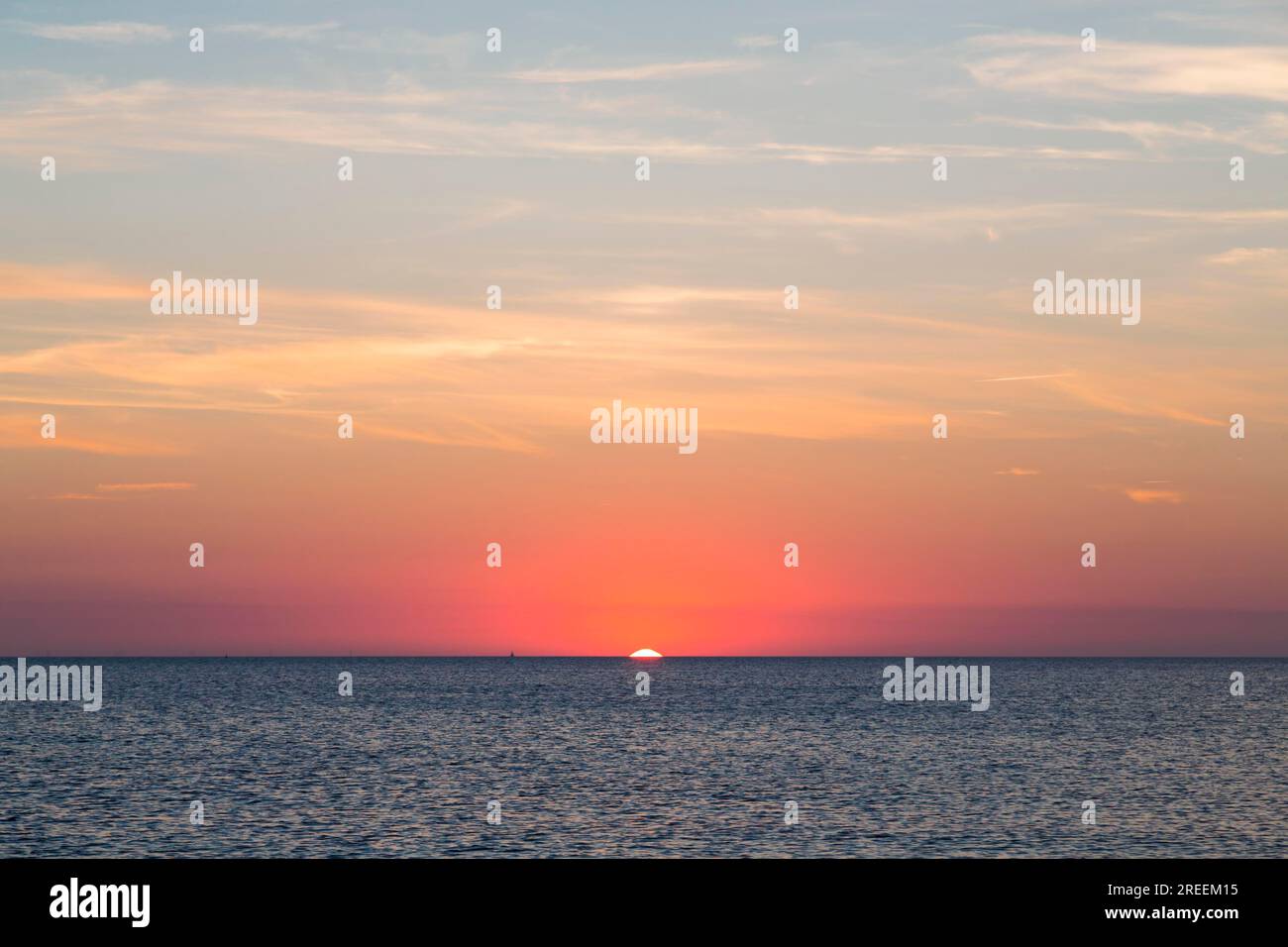 Blurred sunset over the ocean for backgrounds Stock Photo - Alamy