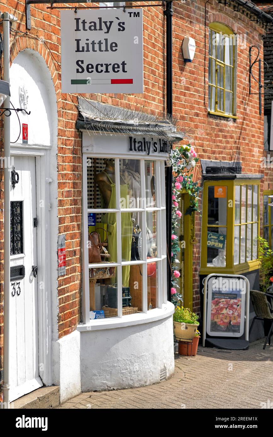 Bow window hi-res stock photography and images - Alamy