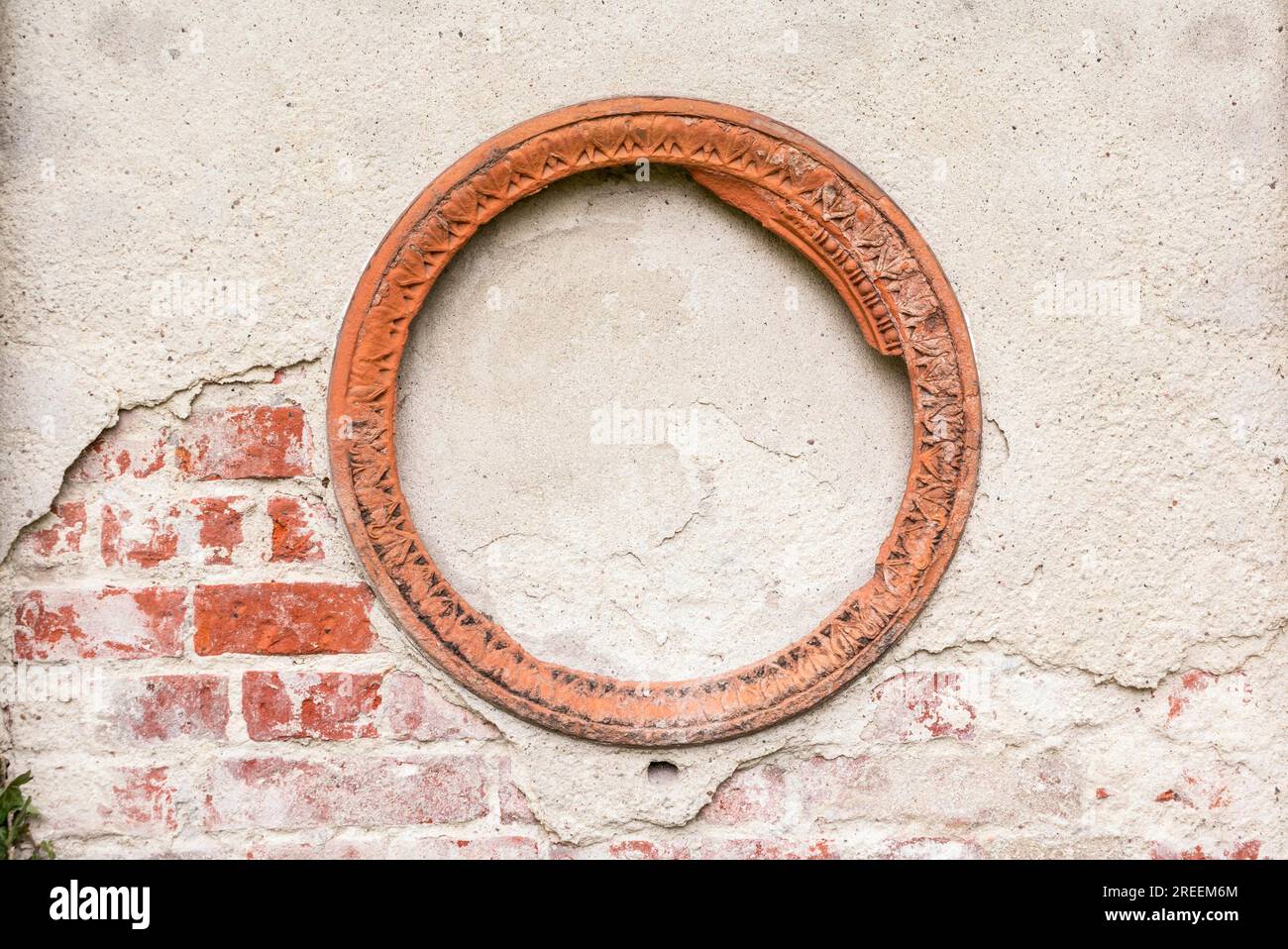 Old picture frame hi-res stock photography and images - Alamy