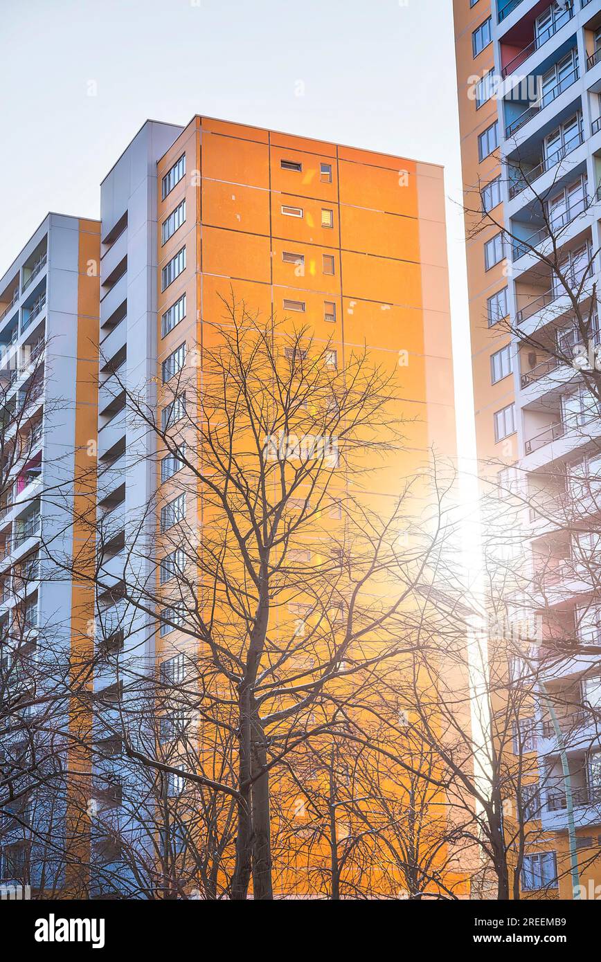 Projects skyscraper in Berlin with the sun behind Stock Photo - Alamy