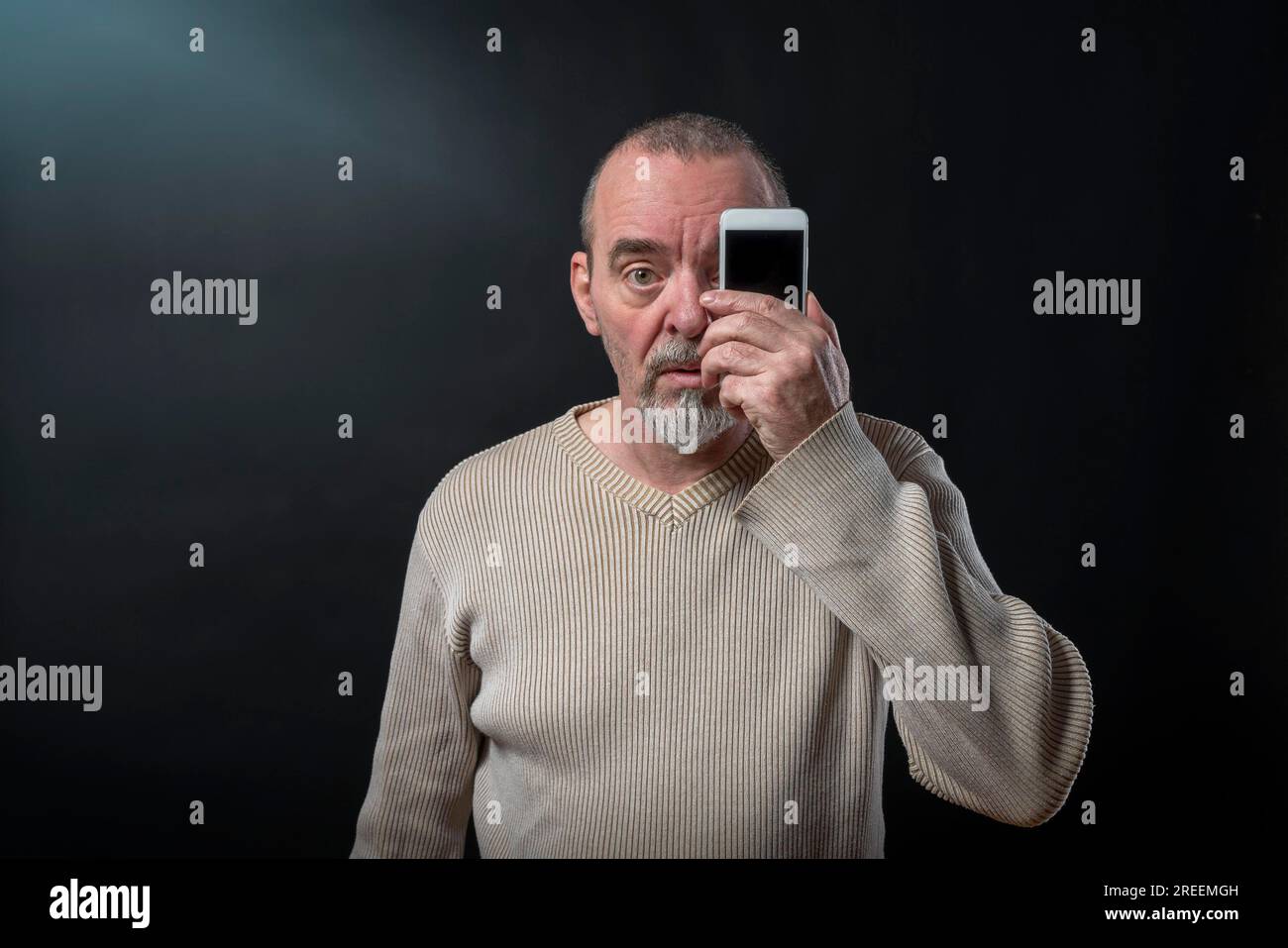 Smart old man hi-res stock photography and images - Alamy