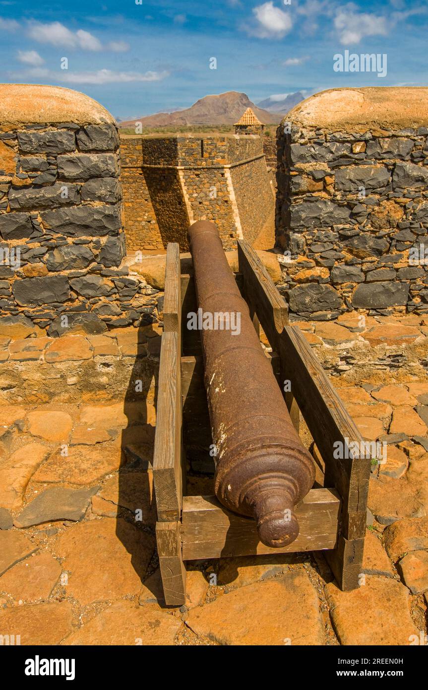 African weapon hi-res stock photography and images - Alamy