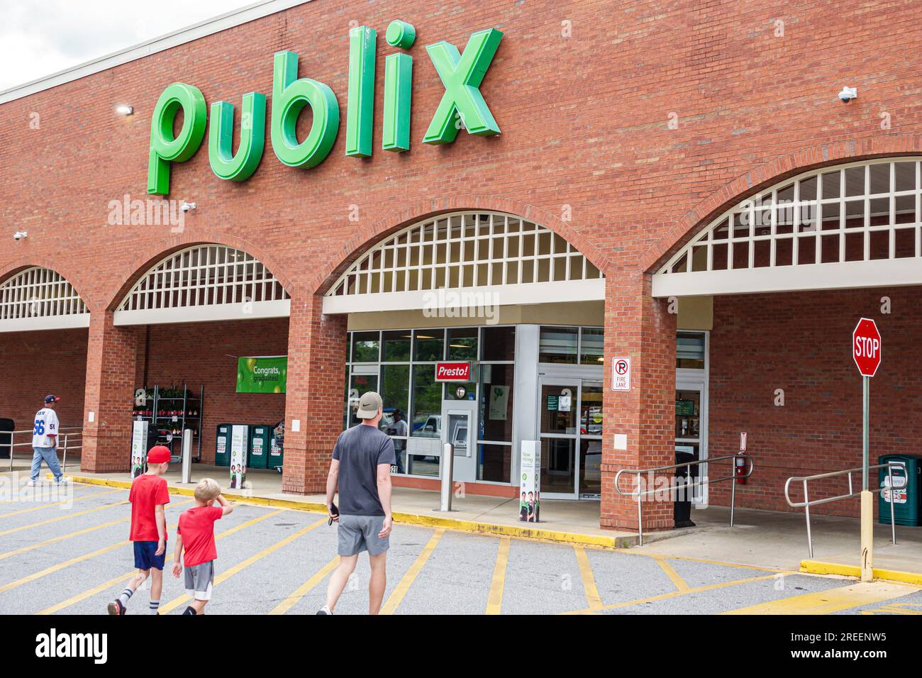 Publix grocery store supermarket outside exterior entrance hi-res stock ...