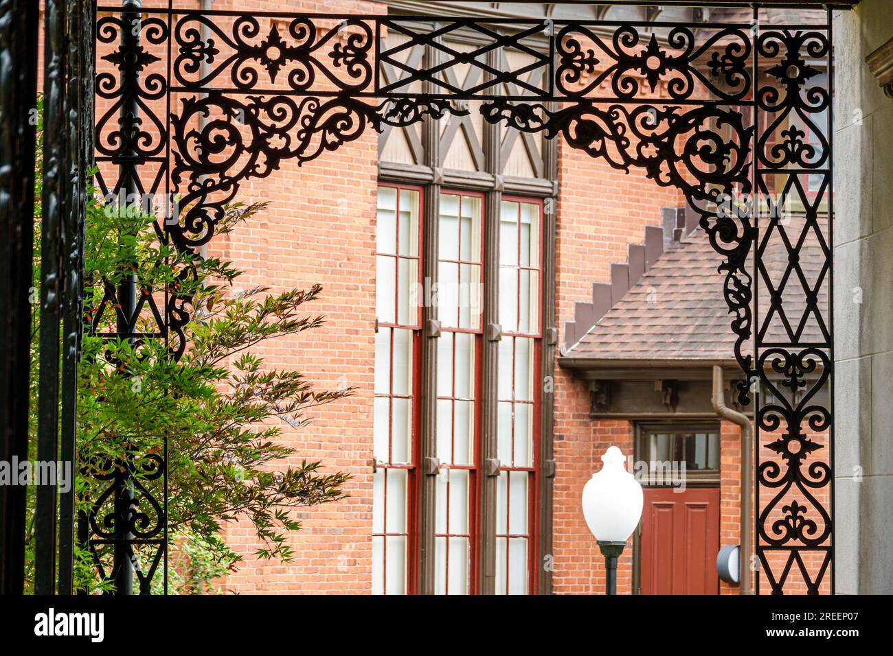 Wrought iron trim railing hi-res stock photography and images - Alamy