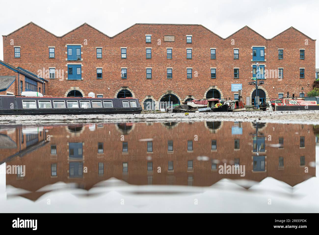 Nineteenth century shipping hi-res stock photography and images - Alamy