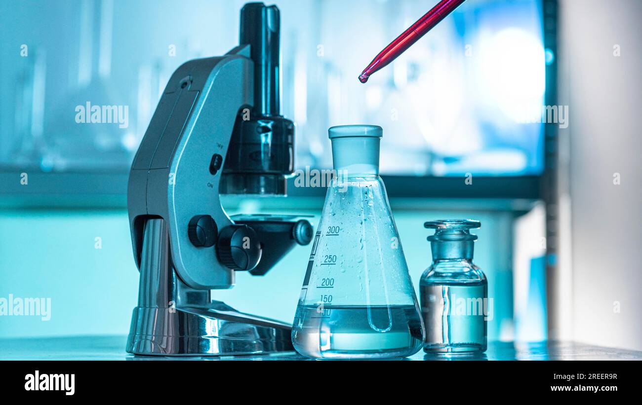Glassware microscope arrangement Stock Photo - Alamy