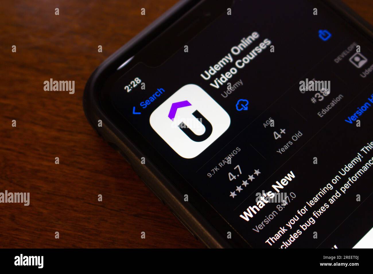 Online learning platform hi-res stock photography and images - Alamy