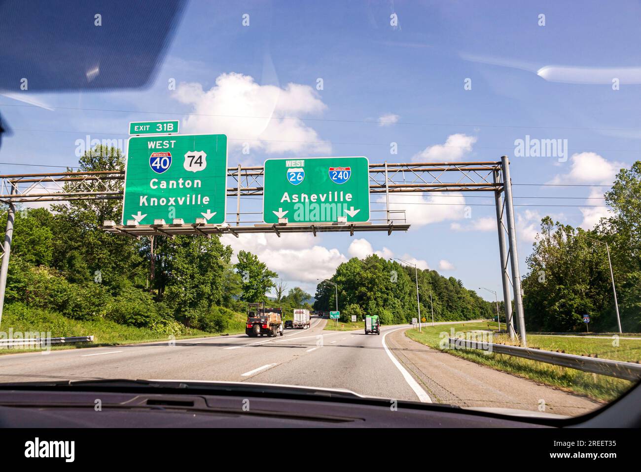 Overhead signs pylon hi-res stock photography and images - Alamy