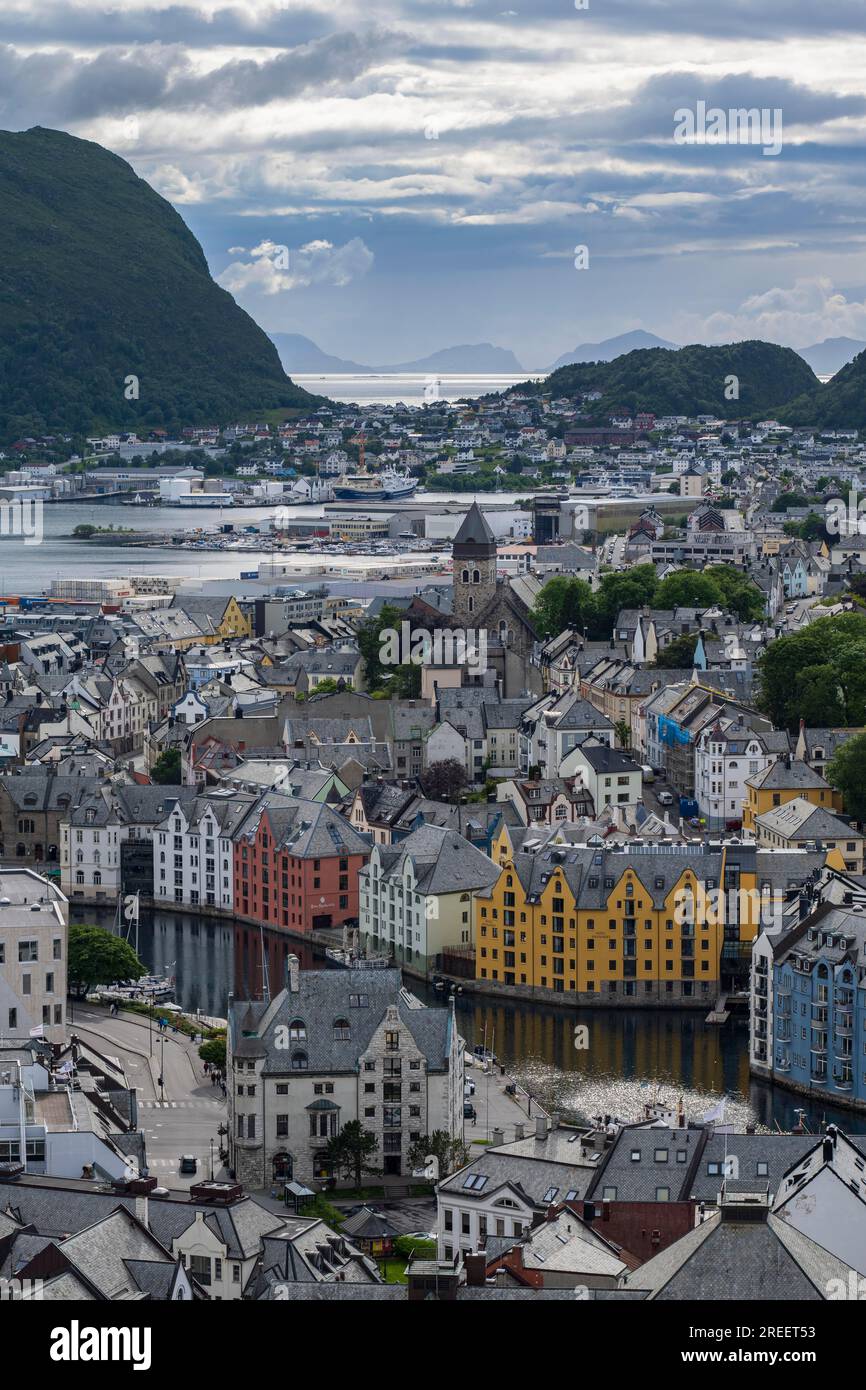View of Alesund, Old Town and Harbour, Art Nouveau, Alesund, More og ...