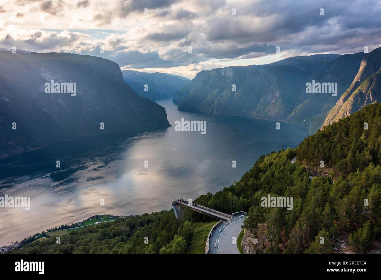 Viewing platform norway hi-res stock photography and images - Alamy