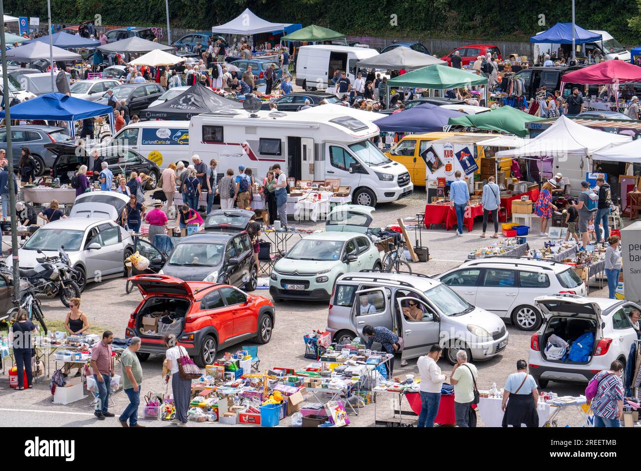 Flea market at the summer festival at the Gruga in Essen, 10-day fair ...