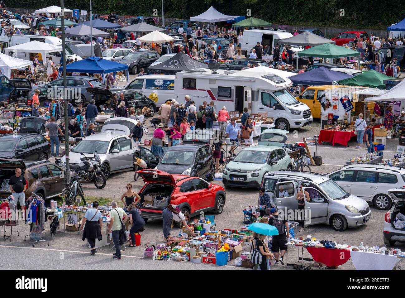 Flea market at the summer festival at the Gruga in Essen, 10-day fair ...