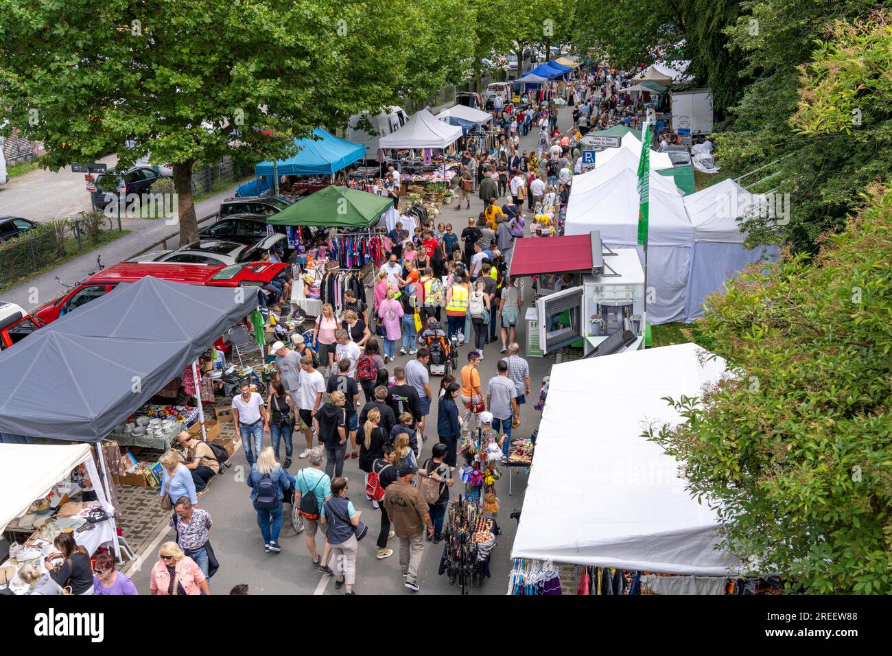 Flea market at the summer festival at the Gruga in Essen, 10-day fair ...