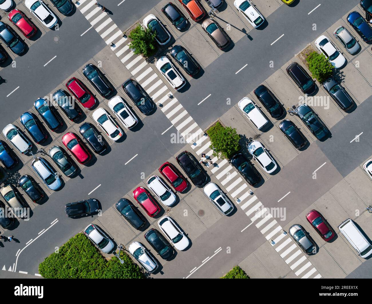 Aerial view of cars hi-res stock photography and images - Alamy