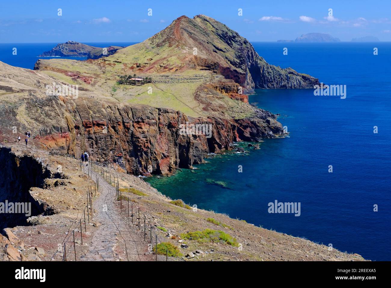 Hiking trail to Casa da Sardinha, hiker, house, palm trees, nature ...