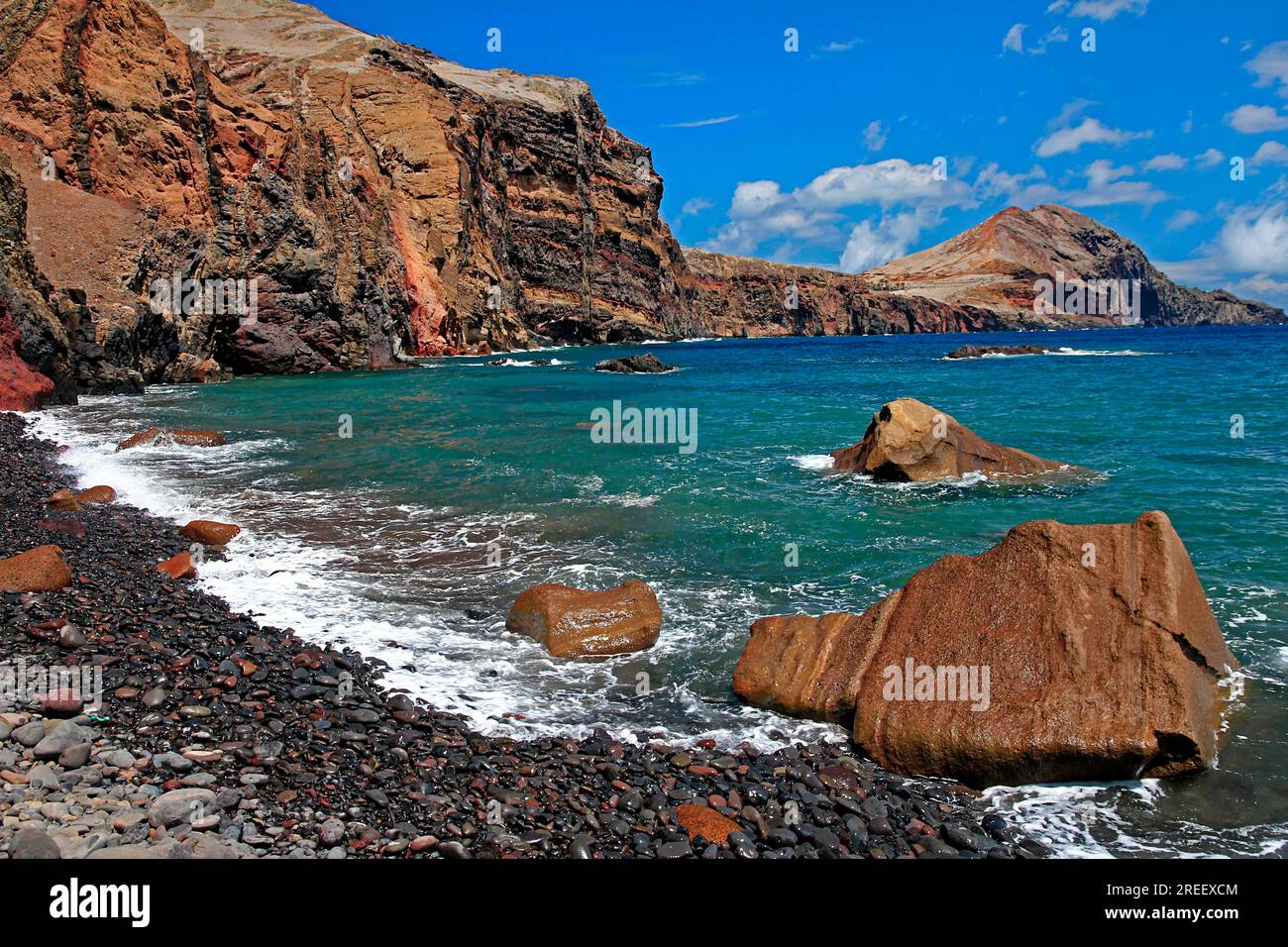 Rock bay, pebble beach, east coast, Atlantic Ocean, nature reserve ...