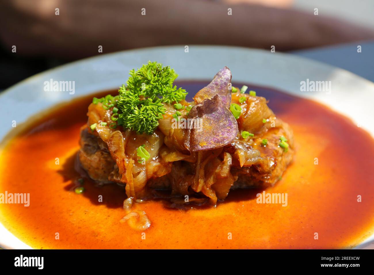 Swabian cuisine, roast onions, sauteed onions, roast beef with roasted ...