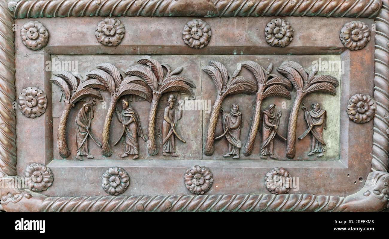 Disputing Prophets, detail Porta di San Ranieri, sculptor Bonanus of ...