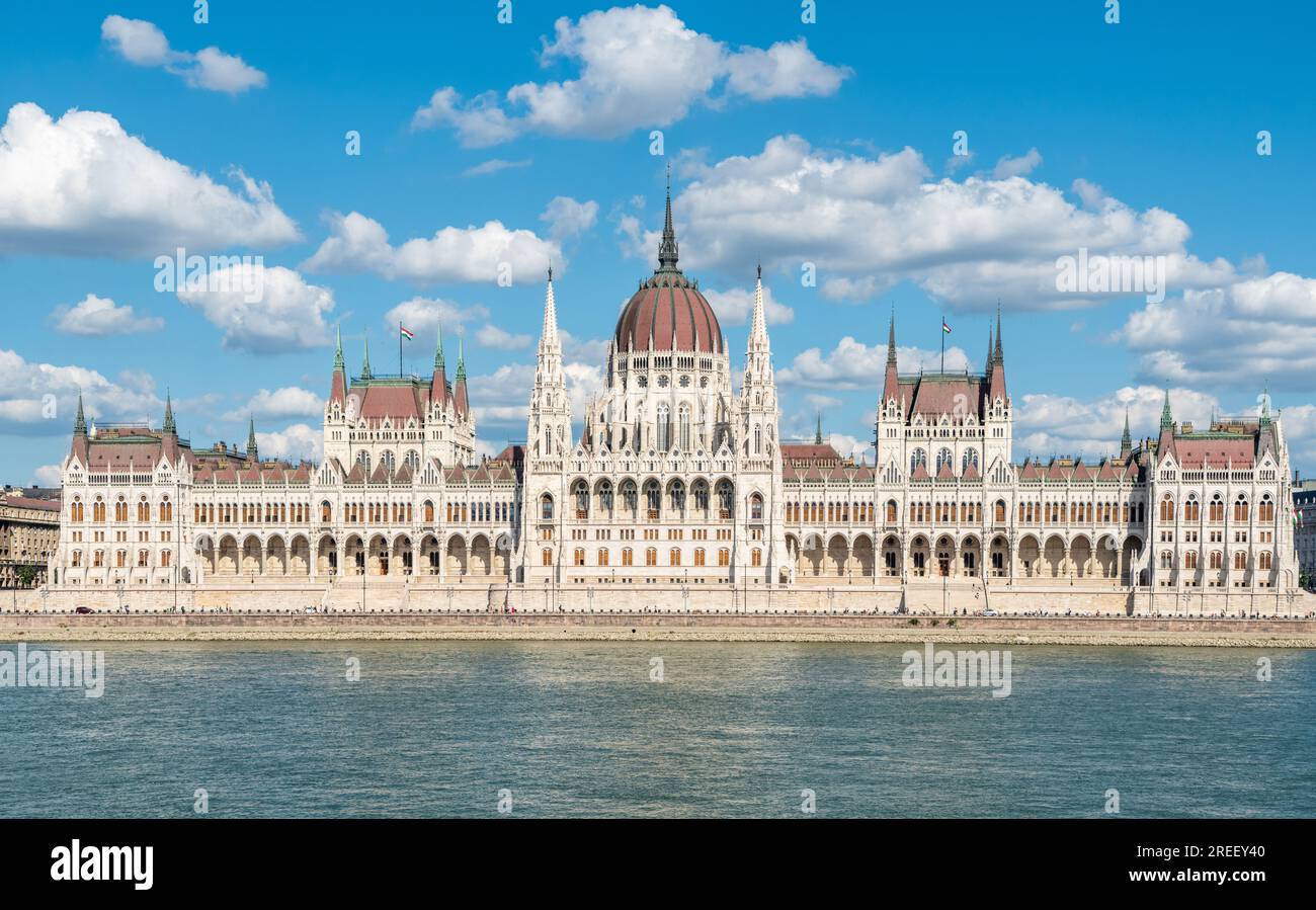 Iconic building neo gothic building hi-res stock photography and images ...