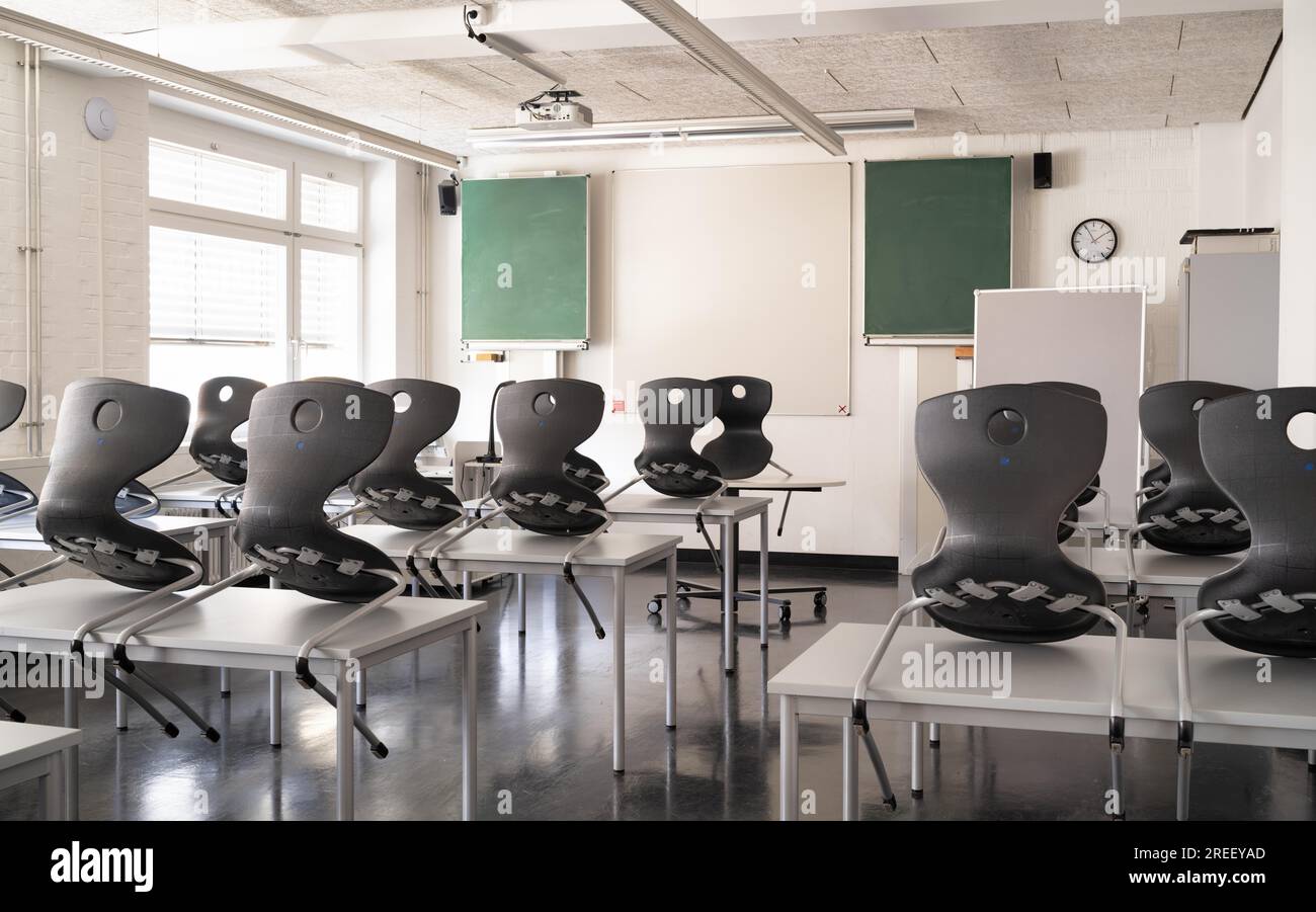 Empty classroom, seated, blackboard, beamer, metaplan wall, Stuttgart ...