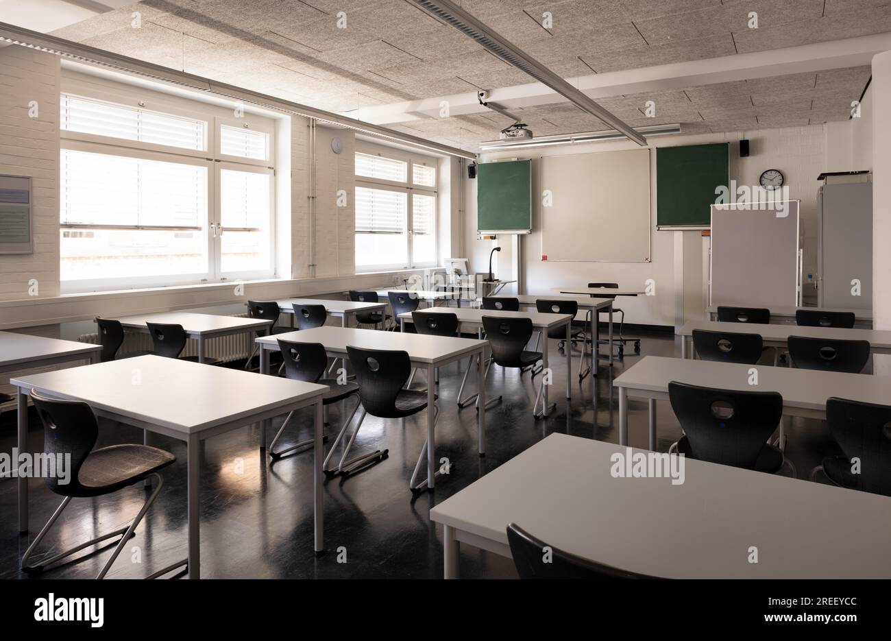 Beamer class education hi-res stock photography and images - Alamy