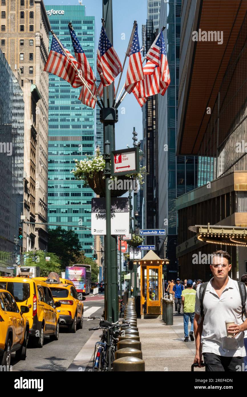Taxi stand hi-res stock photography and images - Alamy