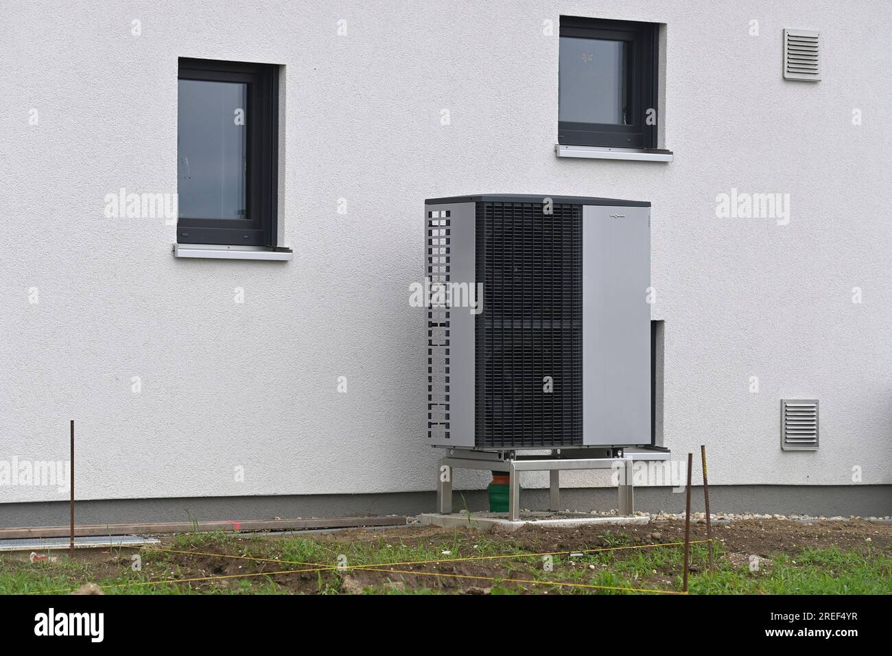 Allershausen, Deutschland. 27th July, 2023. Topic photo heat pump ...