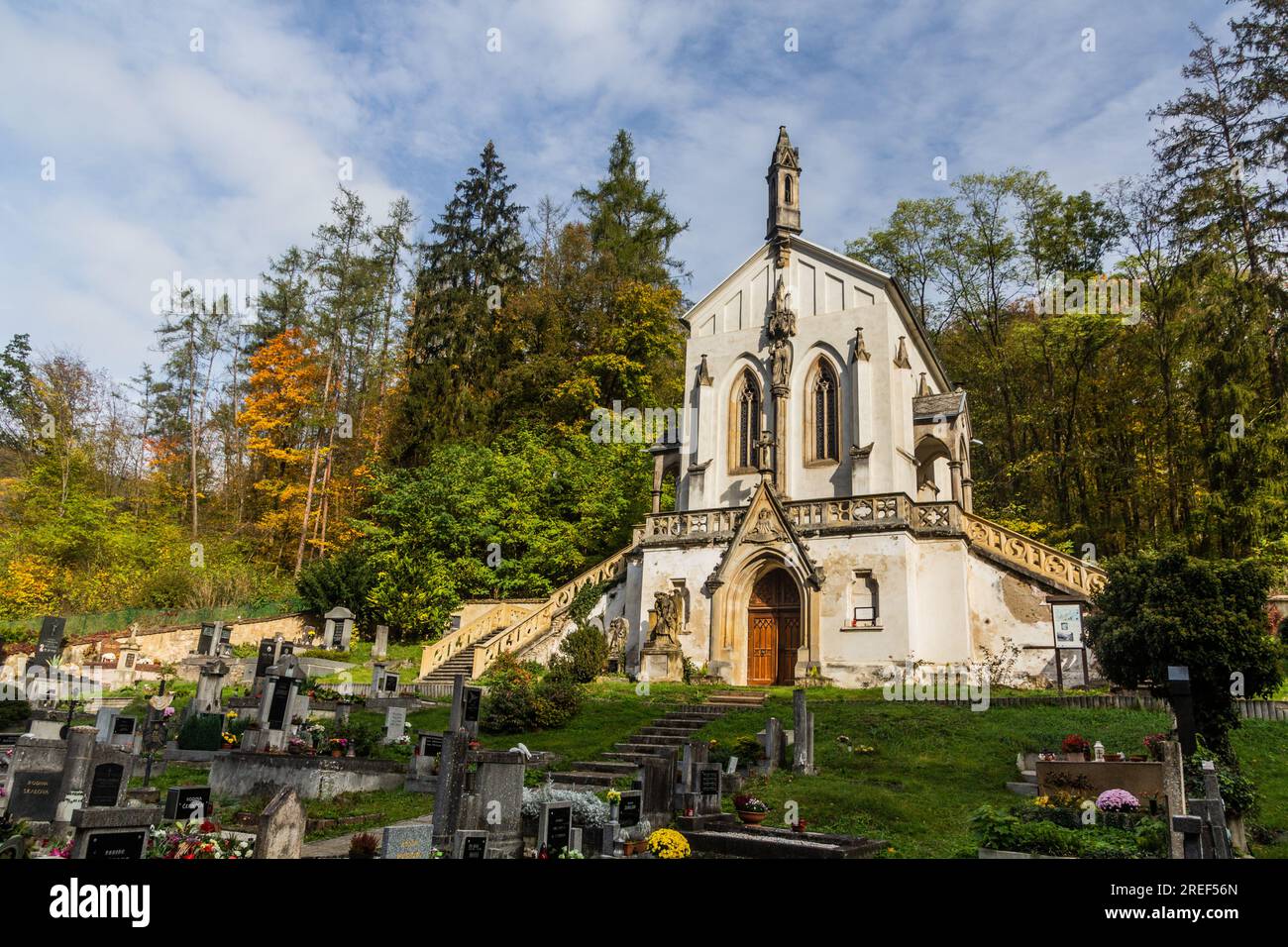 SVATY JAN POD SKALOU, CZECH REPUBLIC - OCTOBER 21, 2020: Cemetery and ... SVATY JAN POD SKALOU, CZECH REPUBLIC - OCTOBER 21, 2020: Cemetery and ...