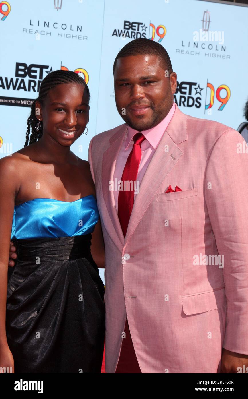 Anthony Anderson & Daughter arriving at the BET Awards 2009 at the ...