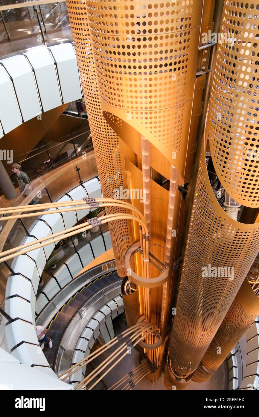 Starbucks chicago roastery hi-res stock photography and images - Alamy