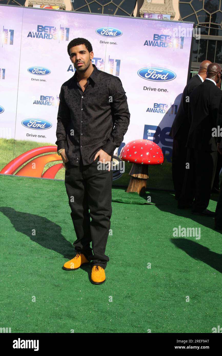 LOS ANGELES - JUN 26: Drake arriving at the 11th Annual BET Awards at ...