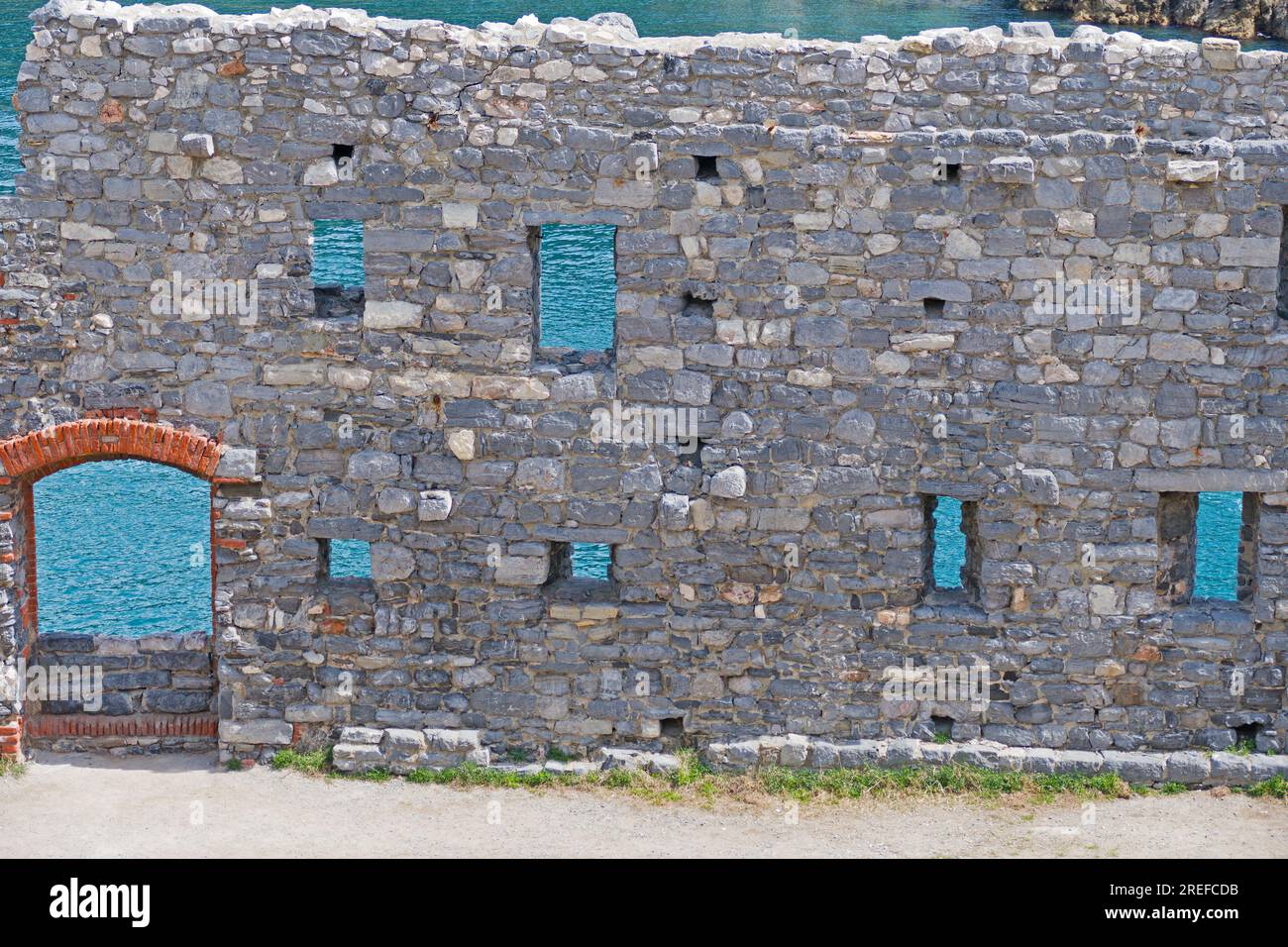 Castlewall hi-res stock photography and images - Alamy