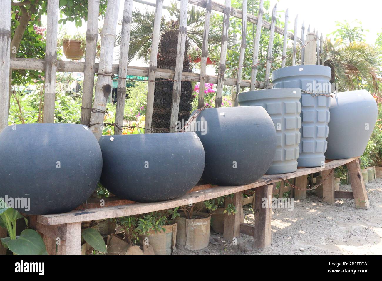 big earthen jar clay jar pottery jar Thai jar handicraft for tree and ...