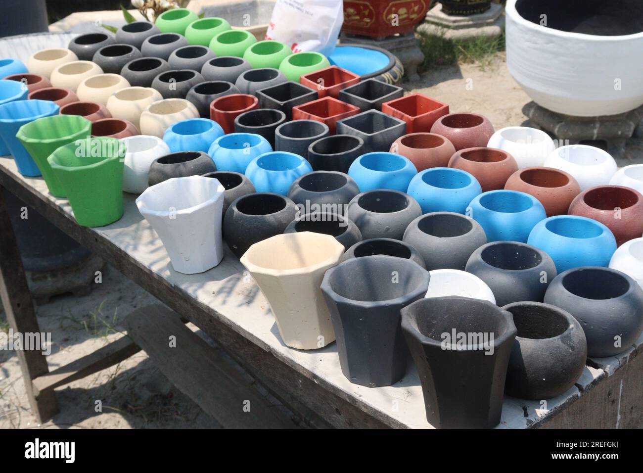 big earthen jar clay jar pottery jar Thai jar handicraft for tree and ...