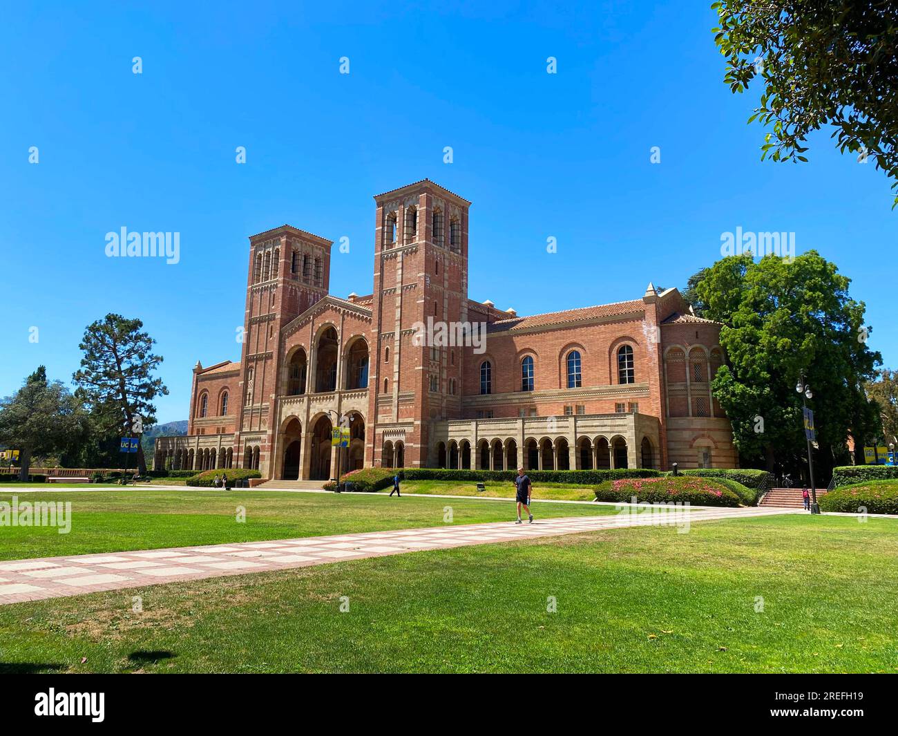 Royce hall ucla campus hi-res stock photography and images - Alamy